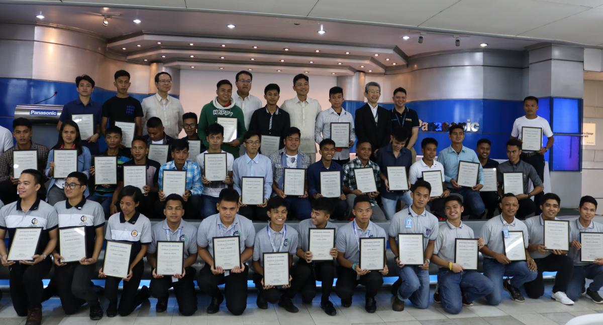 Panasonic awards Scholarship for 5 Dualtech Trainees - Dualtech ...