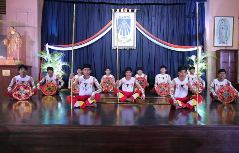 Mayor of Veruela, Agusan Del Sur delivers H.O.P.E to Dualtech Graduates ...
