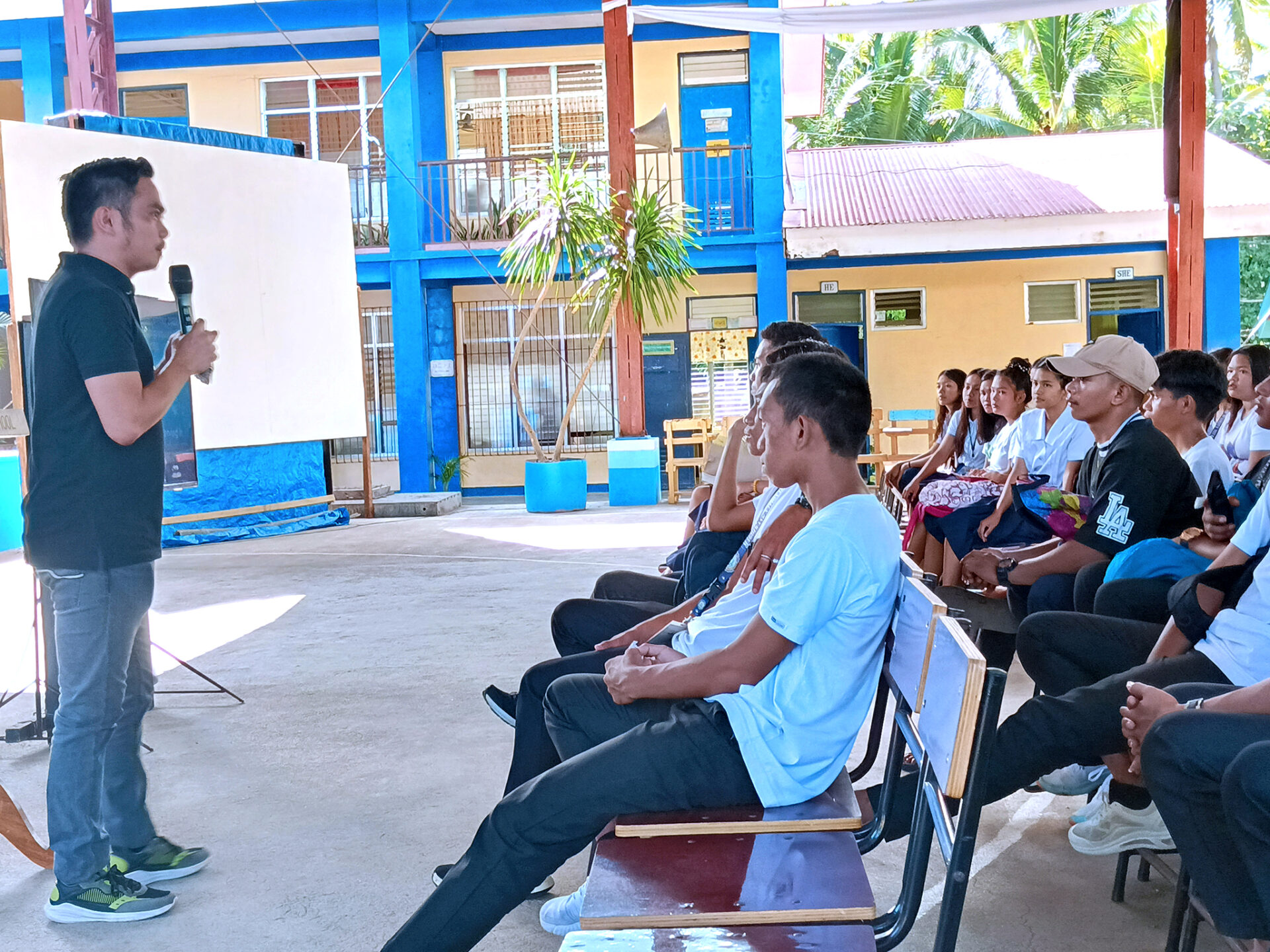 Dualtech Center reaches out to more senior high schools in Sibuyan ...